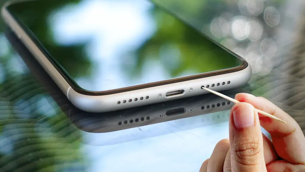 How to Clean Microphone on iPhone - A Complete Guide